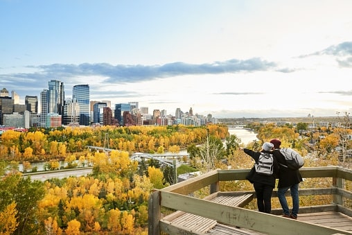 Is moving to Alberta worth it? Here are some pros and cons! [2025 ]