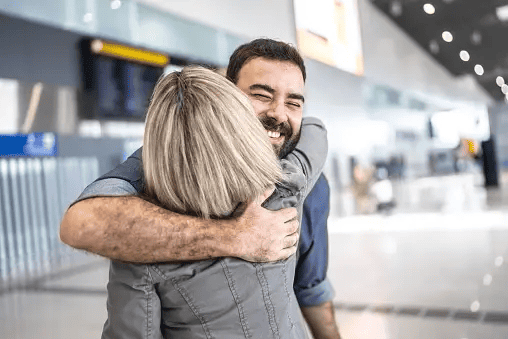 How do Canadians greet each other? [2025 ]